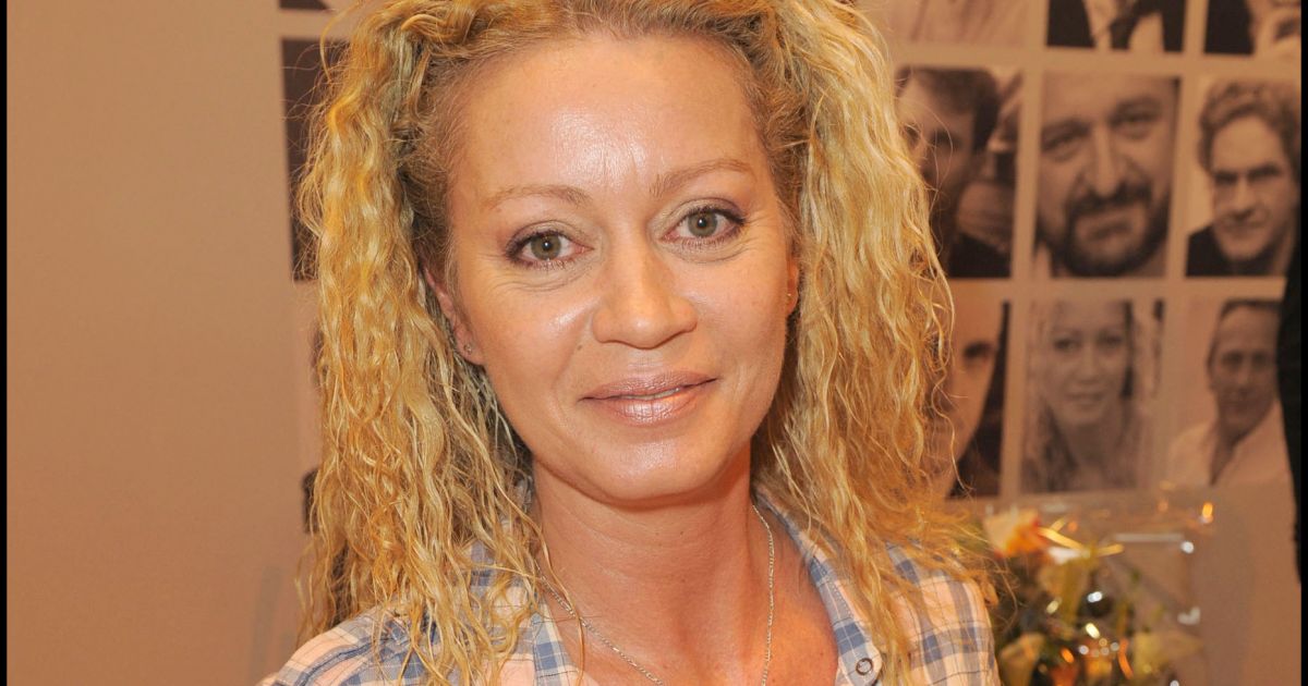 Raphaëlle Ricci - Salon du livre 2010 à Porte de Versailles à Paris, le ...