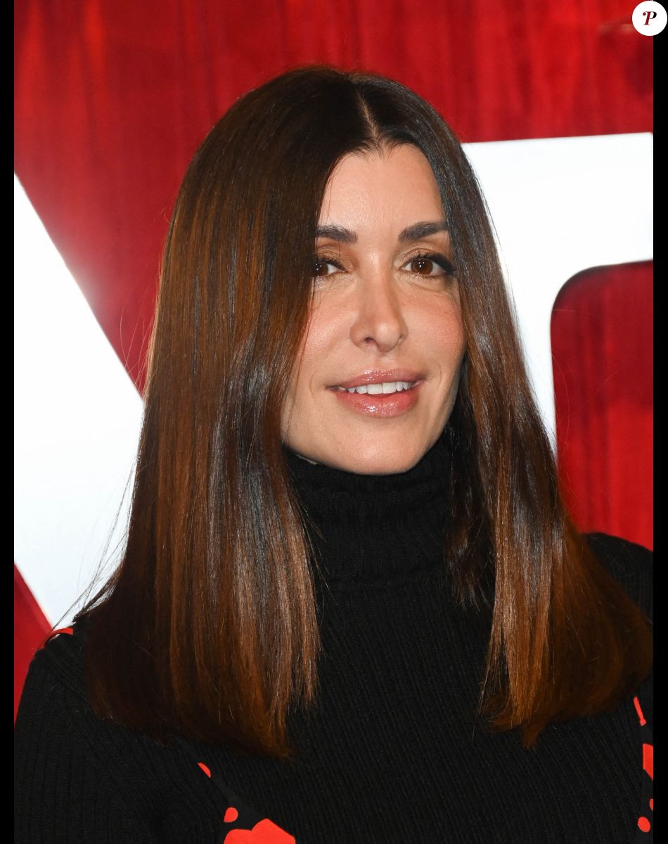 Jenifer rayonnante et stylée dans les rues de Londres : les coulisses ...
