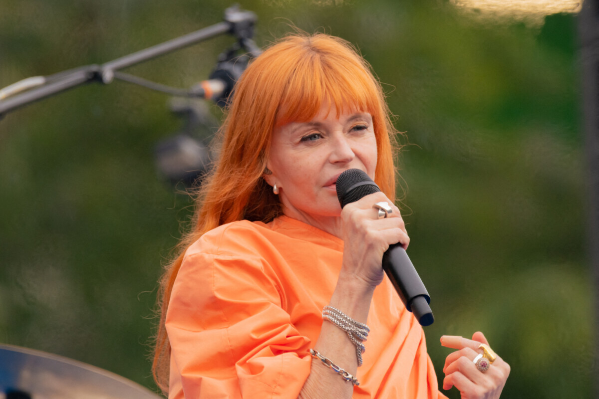 Photo : Axelle Red se produit à la cérémonie d'ouverture du 37ème ...