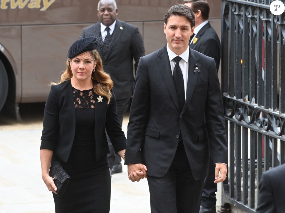 Justin Trudeau et son épouse Sophie Trudeau au service funéraire à l ...