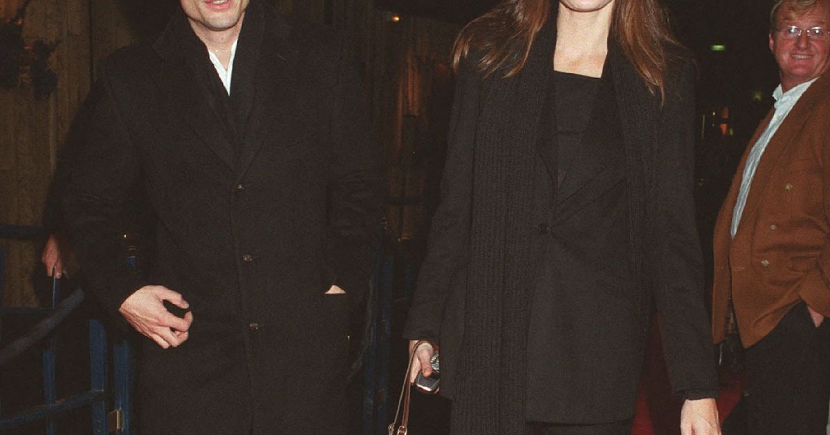 Carla Bruni et Raphaël Enthoven à Paris en 2002 - Purepeople