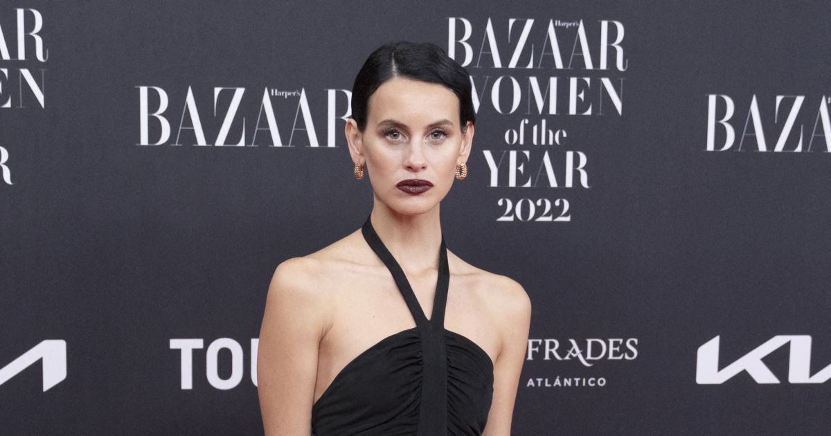 Milena Smit - Photocall de la cérémonie Women of the year 2022 du ...