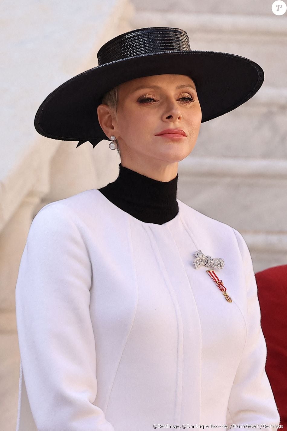 La princesse Charlene de Monaco - La famille princière de Monaco dans la cour du palais lors de ...