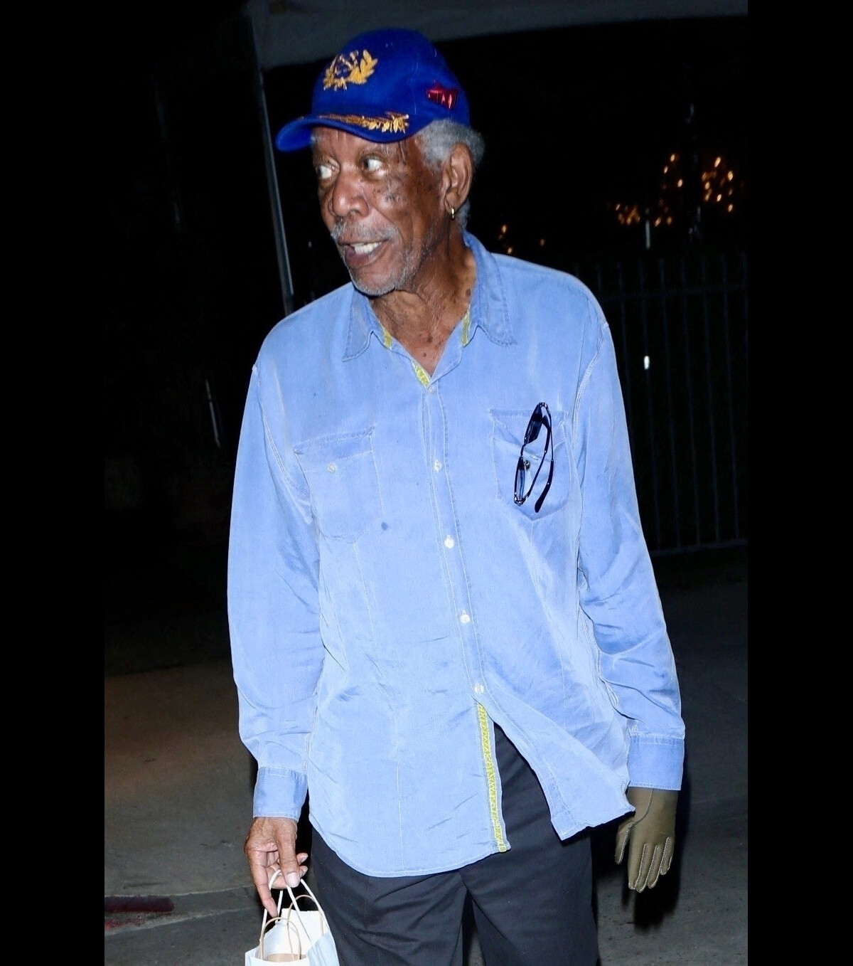 Photo : Exclusif - Morgan Freeman va dîner avec une amie au restaurant ...