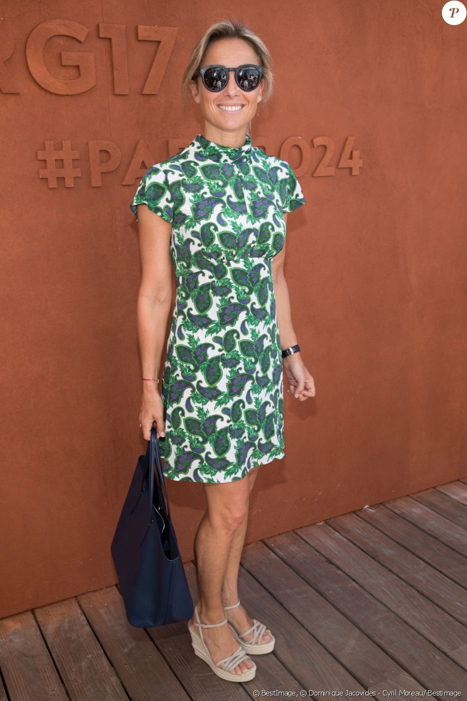 Anne-Sophie Lapix au village lors de la finale homme des internationaux ...