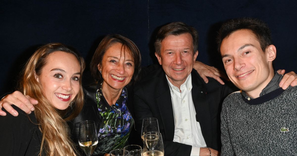 Exclusif - Gilles Pelisson avec sa femme Sylvie et leurs enfants ...