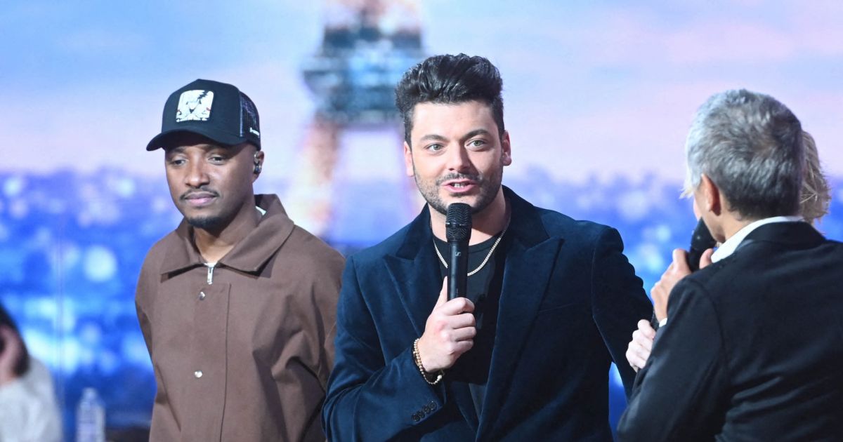 Soprano, Kev Adams et Nagui - 36ème Edition du Téléthon à Paris. Le 2 décembre 2022 © Coadic ...