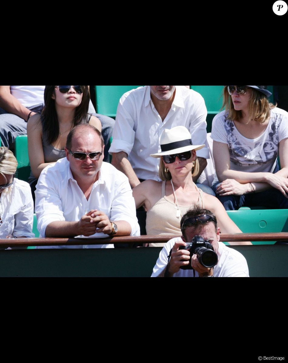 Cauet : Rare apparition de son ex-femme Virginie, une ressemblance ...