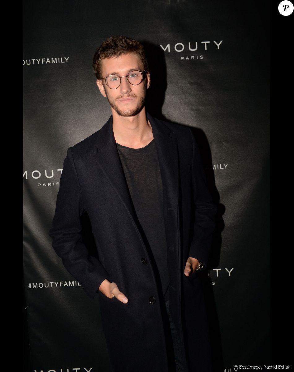 Jean-Baptiste Maunier : Sa discrète compagne, soeur d'une actrice, lui ...