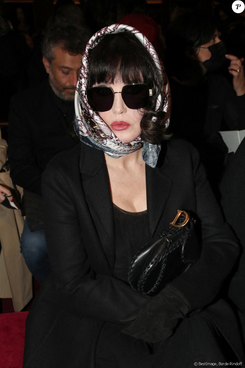 Isabelle Adjani - Défilé Dior Prêt-à-porter Automne/Hiver 2022/2023 ...