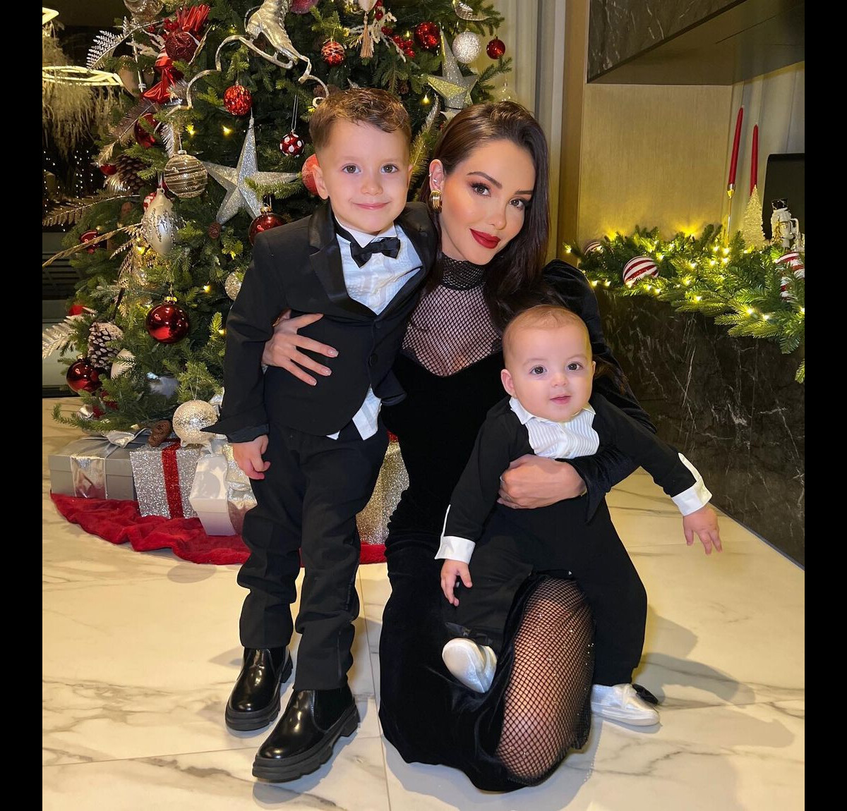 Photo : Nabilla Benattia avec ses fils Leyann et Milann - Purepeople