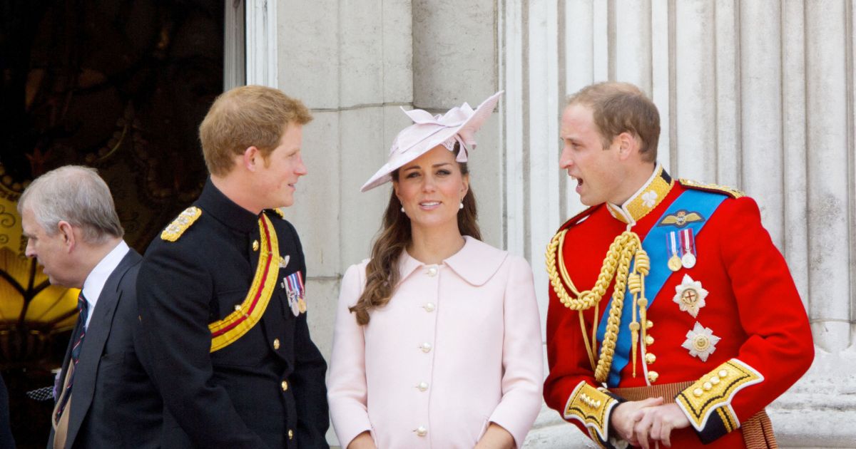 Le prince Harry, duc de Sussex, Le prince William, duc de Cambridge, et ...