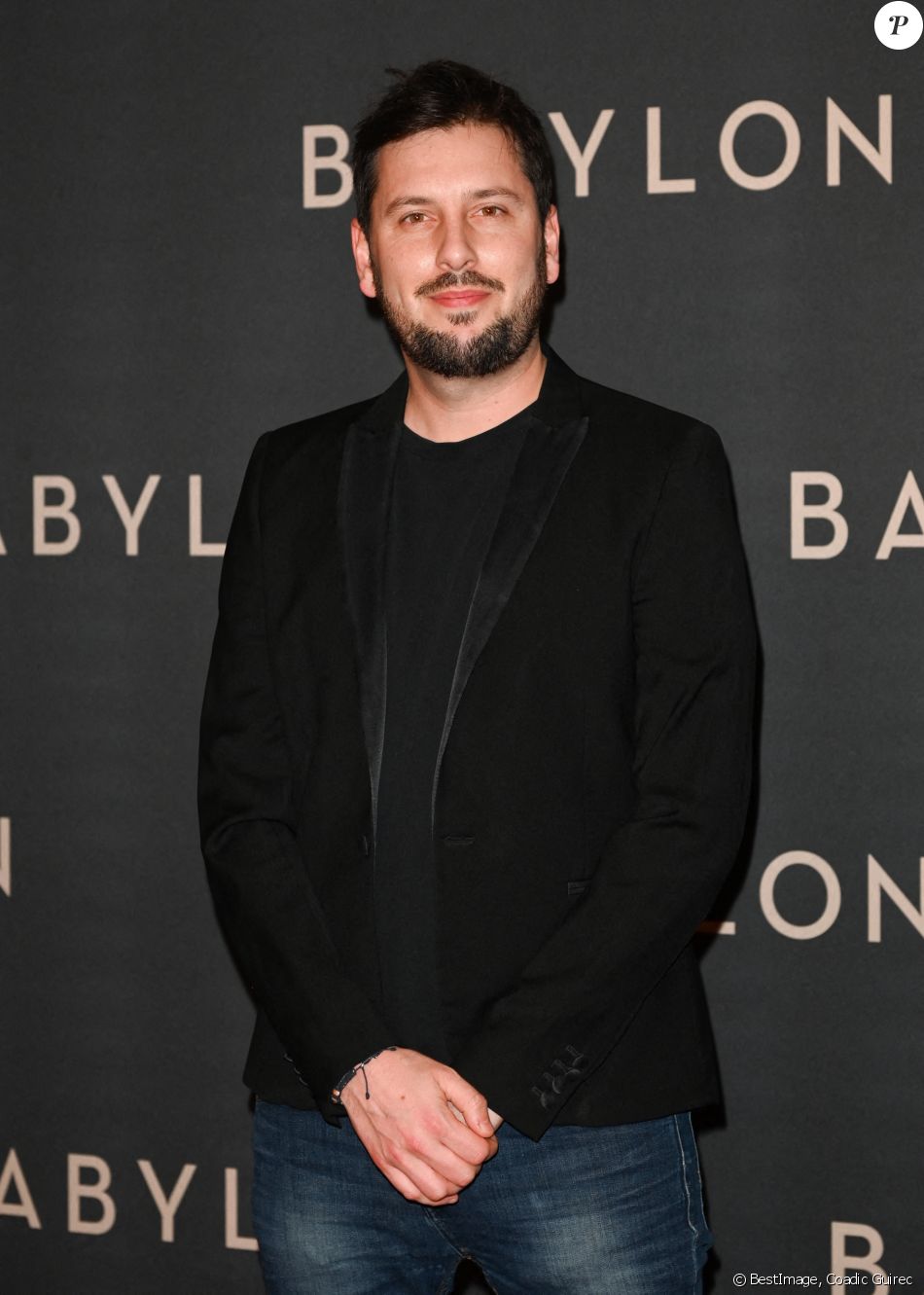 Maxime Gueny à la première du film Babylon au cinéma Le Grand Rex à ...