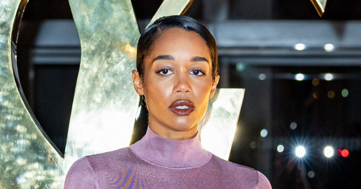 Laura Harrier - Défilé Saint Laurent Homme Automne-Hiver 2023-2024 lors ...