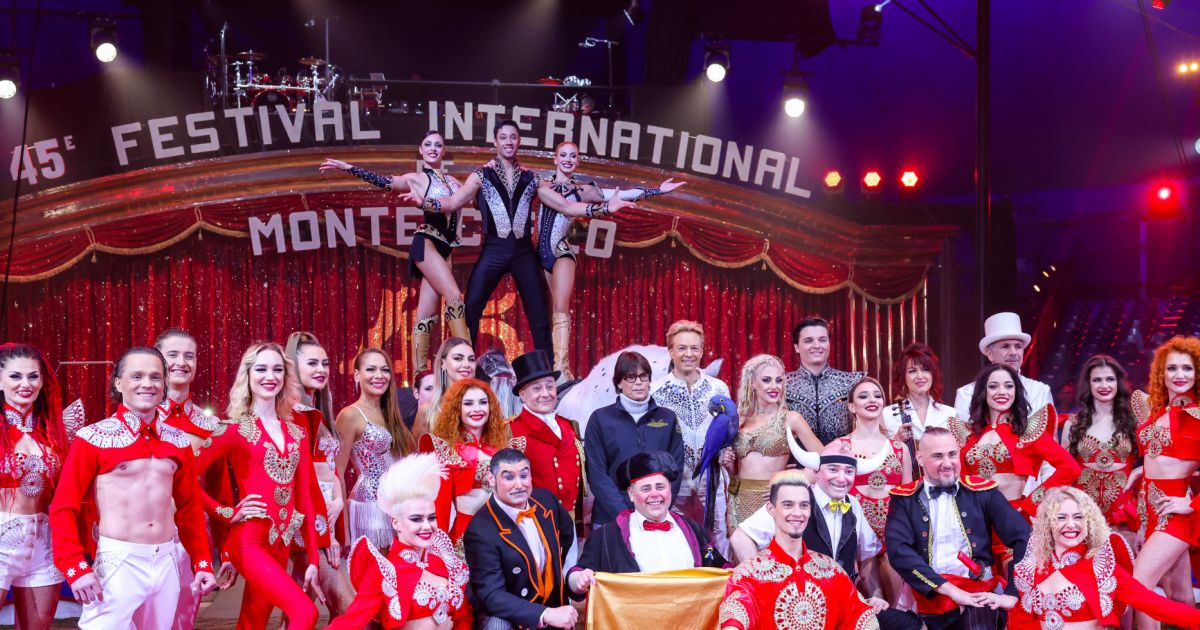 La princesse Stéphanie de Monaco a posé entourée par Elisa Cussadie et ...