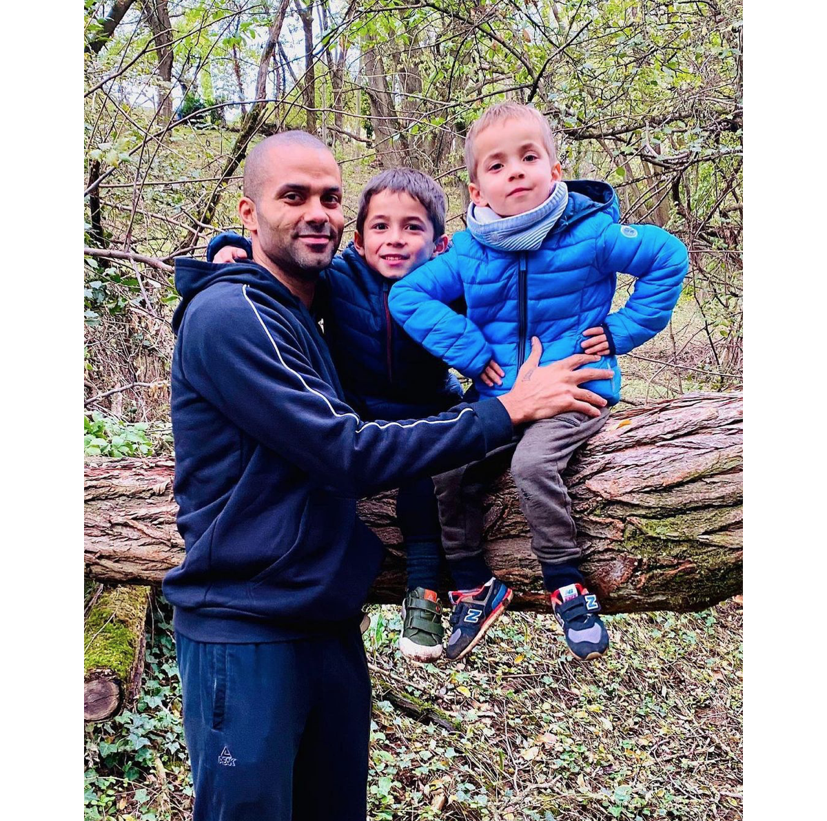 Photo : Tony Parker et ses deux fils, Liam et Josh. - Purepeople