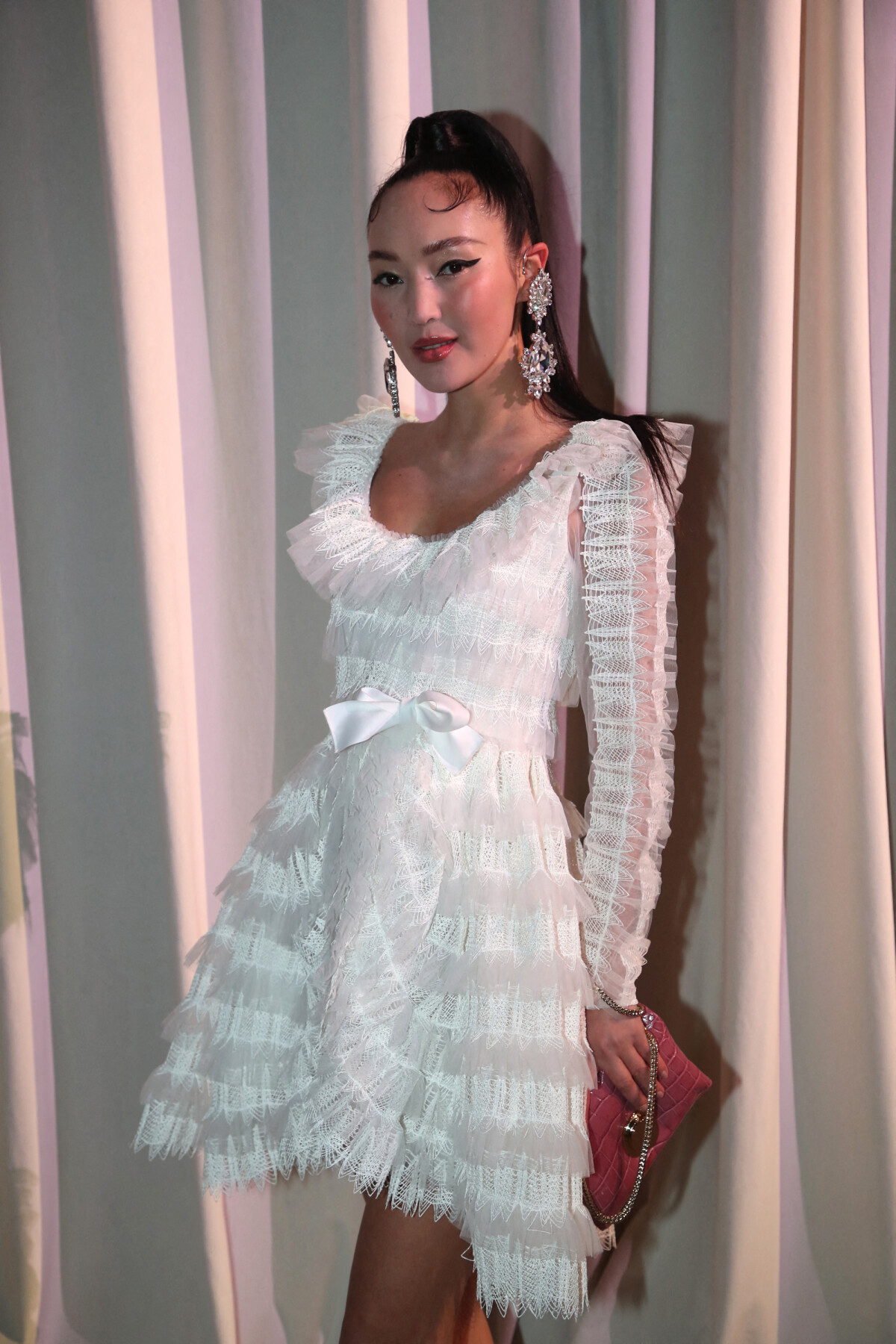 Photo : Korlan Madi - Défilé de Mode Giambattista Valli, collection ...