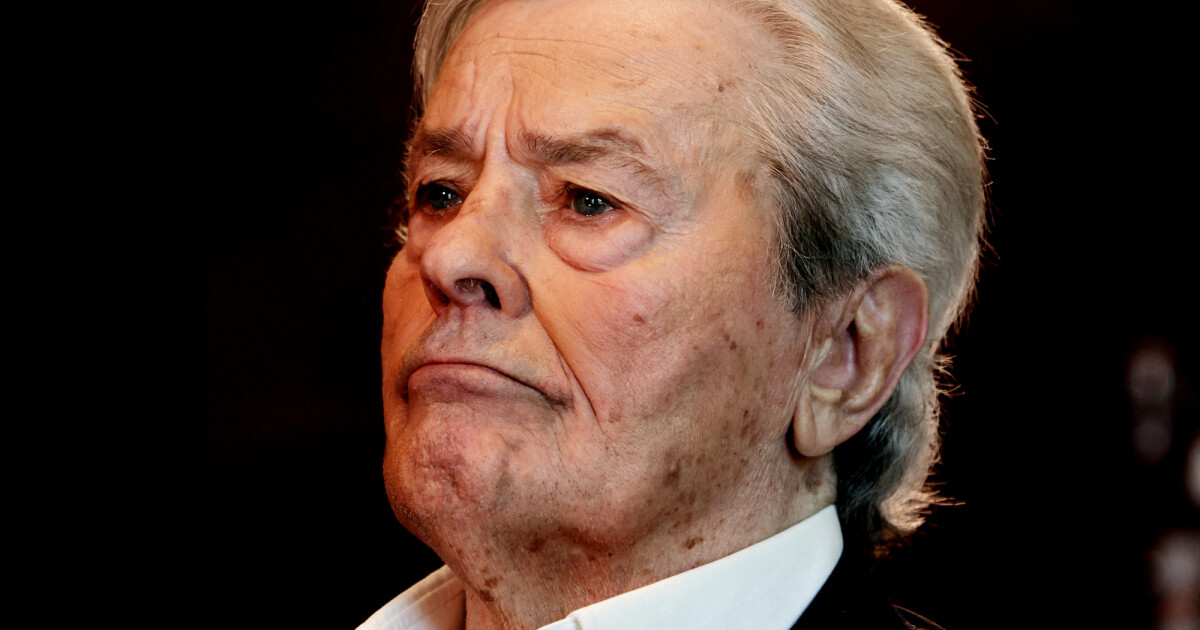 "J'ai eu Anthony..." : Pascal Praud donne des nouvelles d'Alain Delon ...