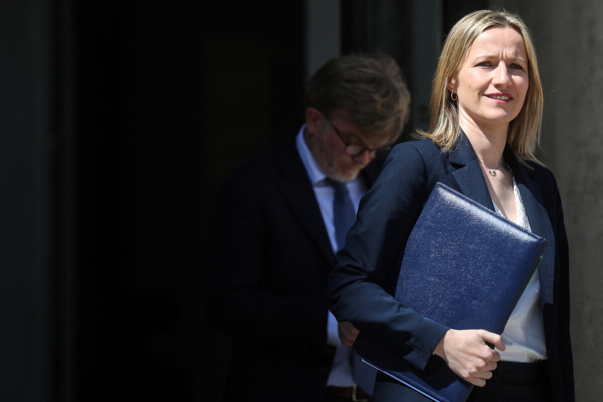 Photo : Elle félicite les Bleues "qui tiennent tête aux joueuses ...