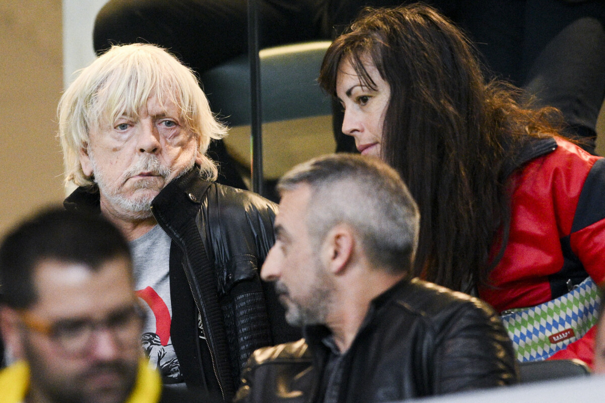 Photo : KLes apparitions du chanteur avec sa compagne sont rares Renaud et sa nouvelle compagne ...