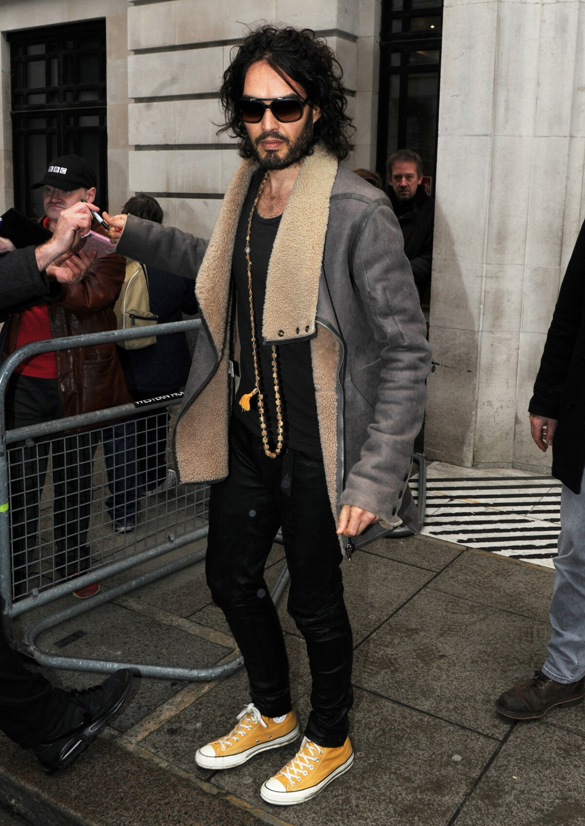 Photo : Russell Brand est allé aux studios de la BBC Radio Two à ...