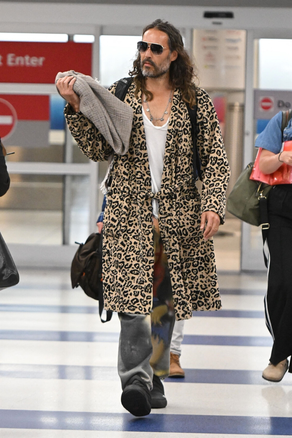 Photo : Marié à Laura Gallagher, papa de deux enfants, Russell Brand se ...