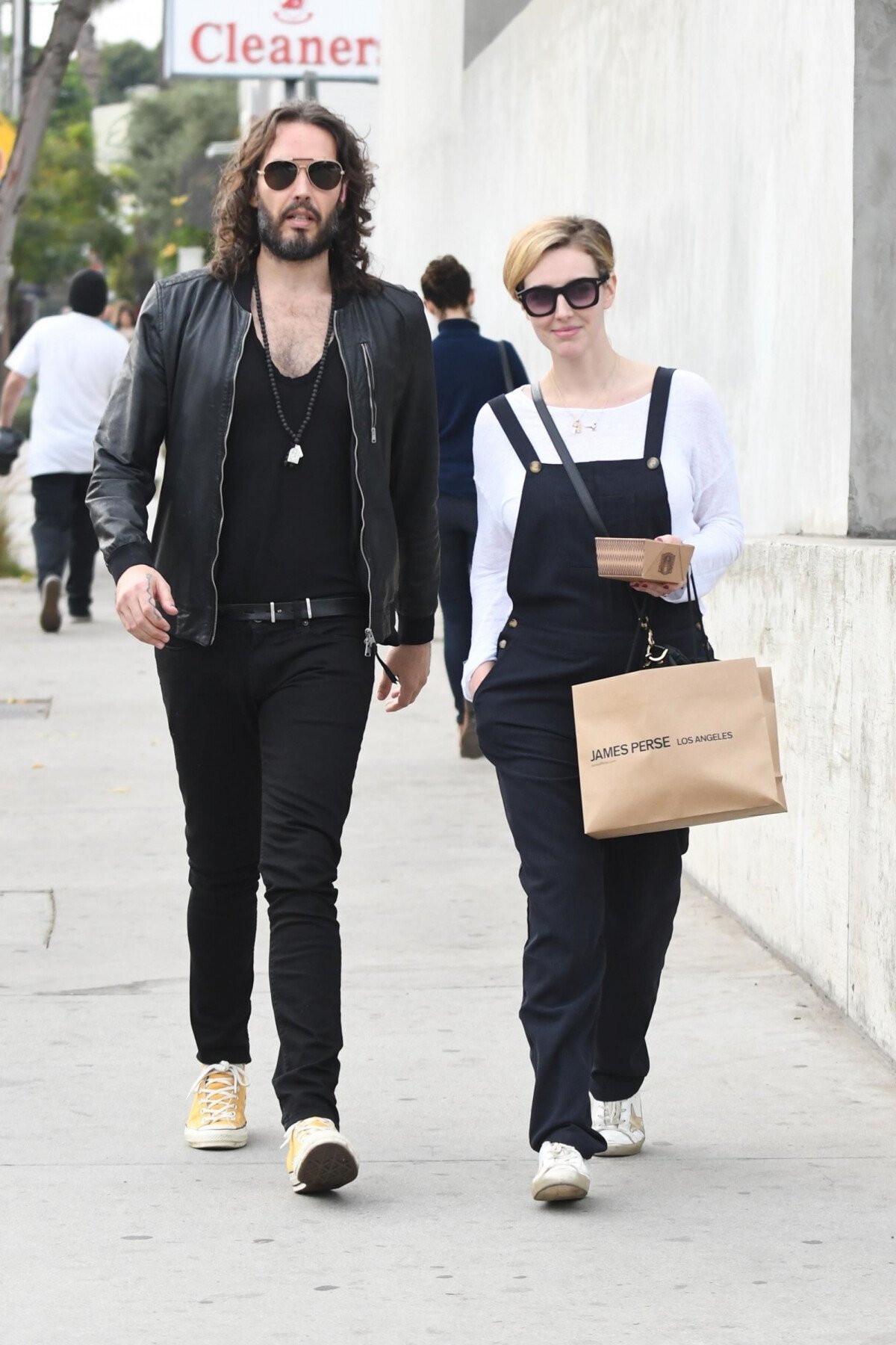 Photo : Russel Brand et sa femme Laura Gallacher vont déjeuner à West ...
