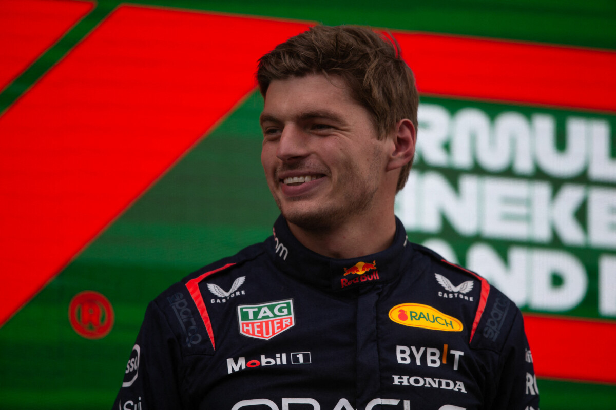 Photo : Max Verstappen en couple avec une jolie brune plus âgée que lui ...