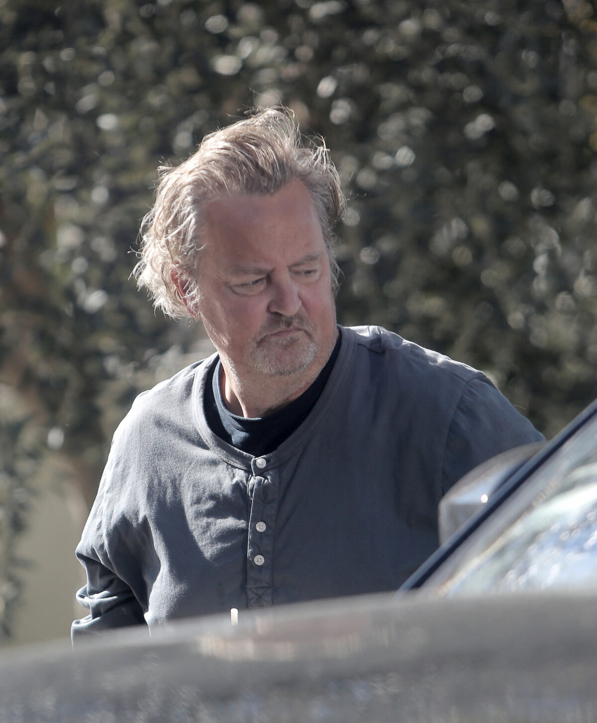 Photo : Exclusif - Matthew Perry supervise la livraison d'un lit sur ...