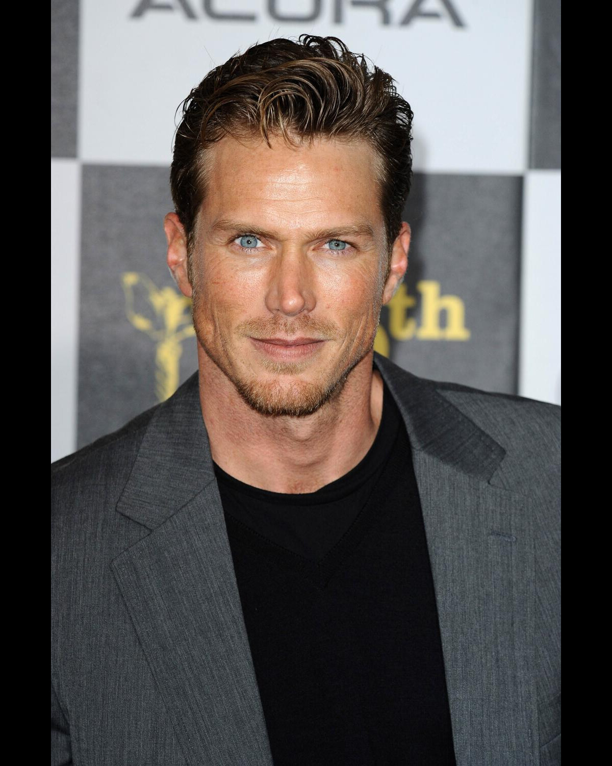 Photo : Jason Lewis dans le prochain Sex and The City 2 - Purepeople