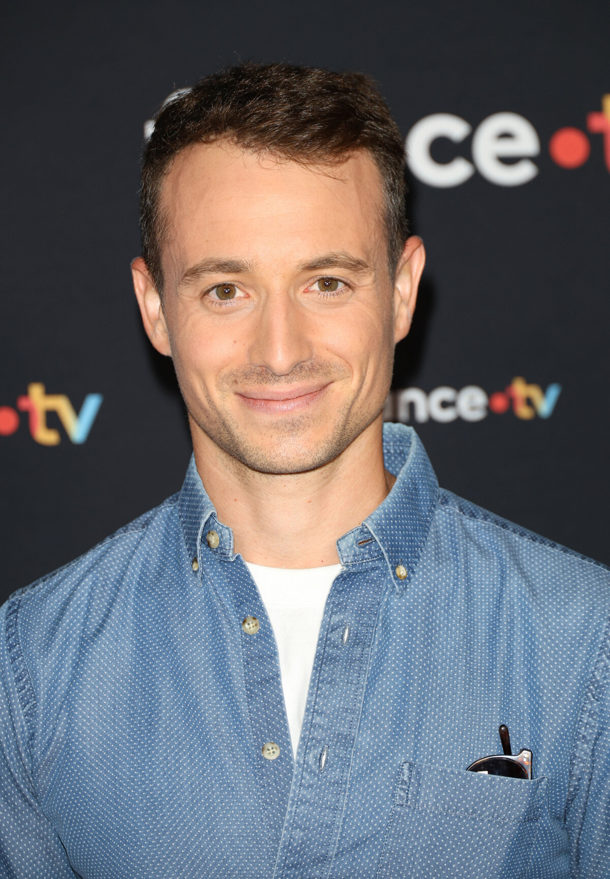 Photo : Hugo Clément au photocall pour la conférence de presse de ...