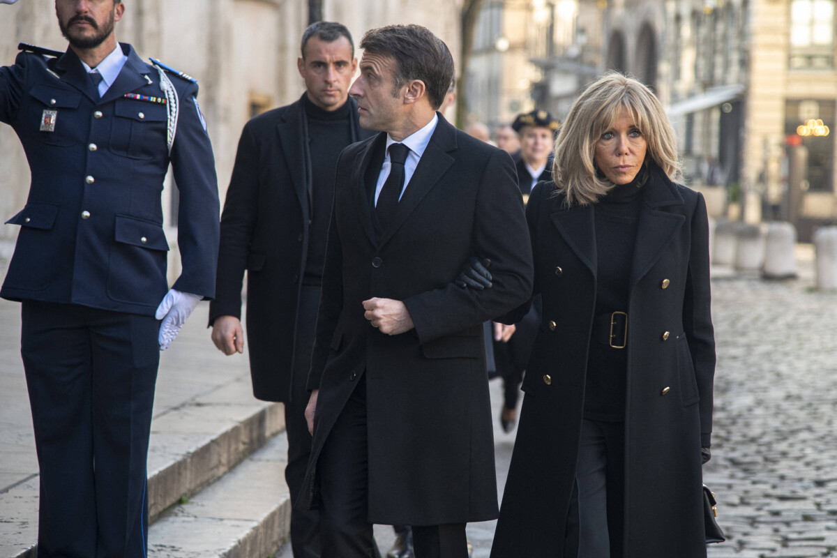 Photo : Emmanuel Macron et sa femme Brigitte - Obsèques de Gérard ...