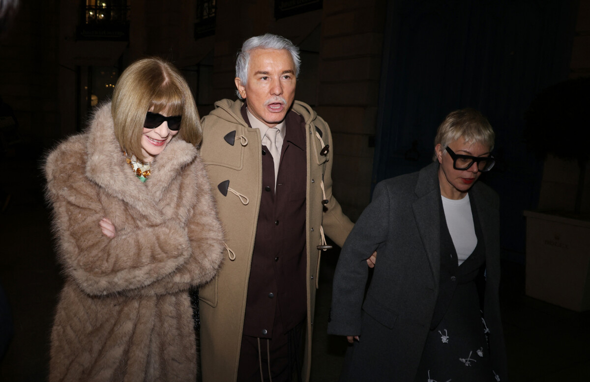 Photo : Anna Wintour, Baz Luhrmann et sa femme - Arrivées au défilé ...