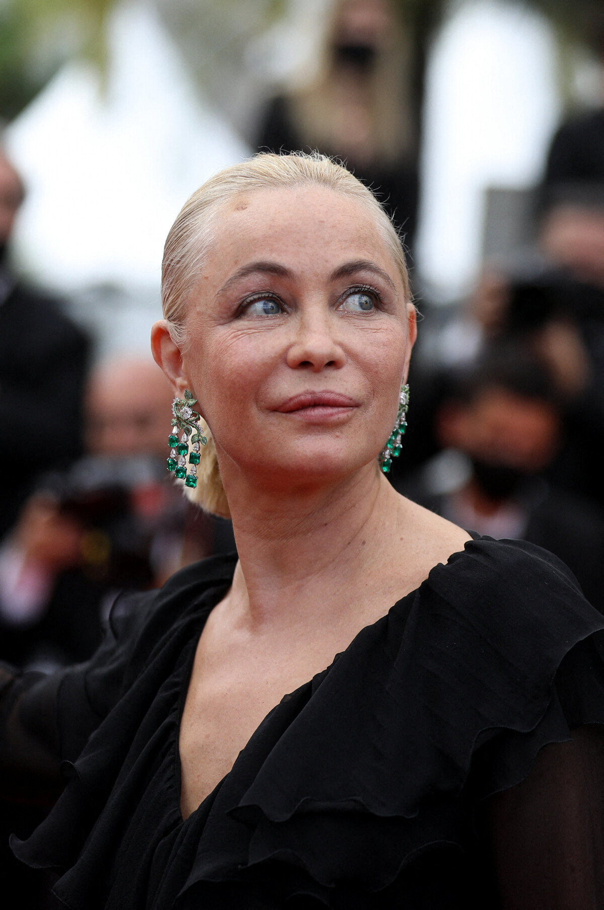Photo : Emmanuelle Béart - Montée des marches du film "Les ...
