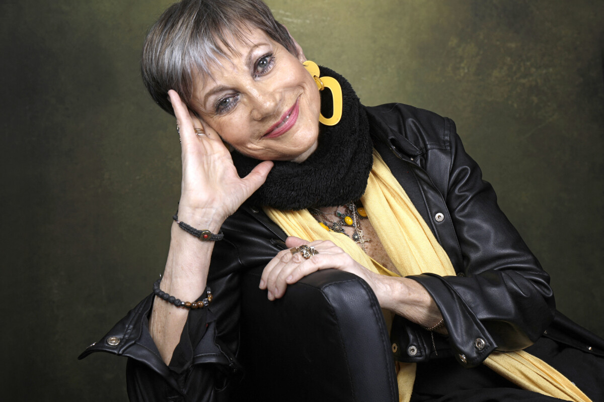 Photo : Portrait de Isabelle Morini-Bosc lors de l'enregistrement de l ...