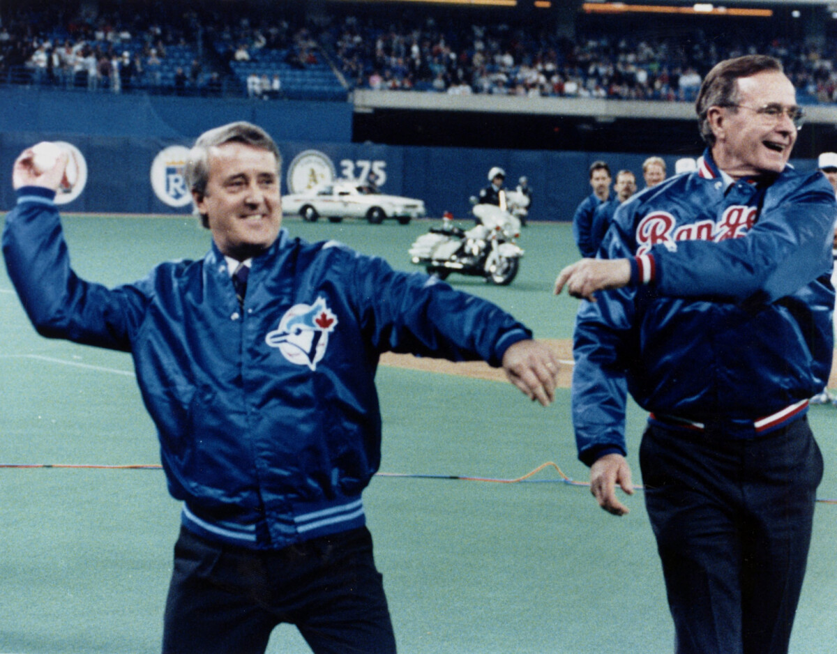 Photo : Brian Mulroney à Toronto le 10 avril 1990. © Fred Chartrand/The Canadian Press via ZUMA ...