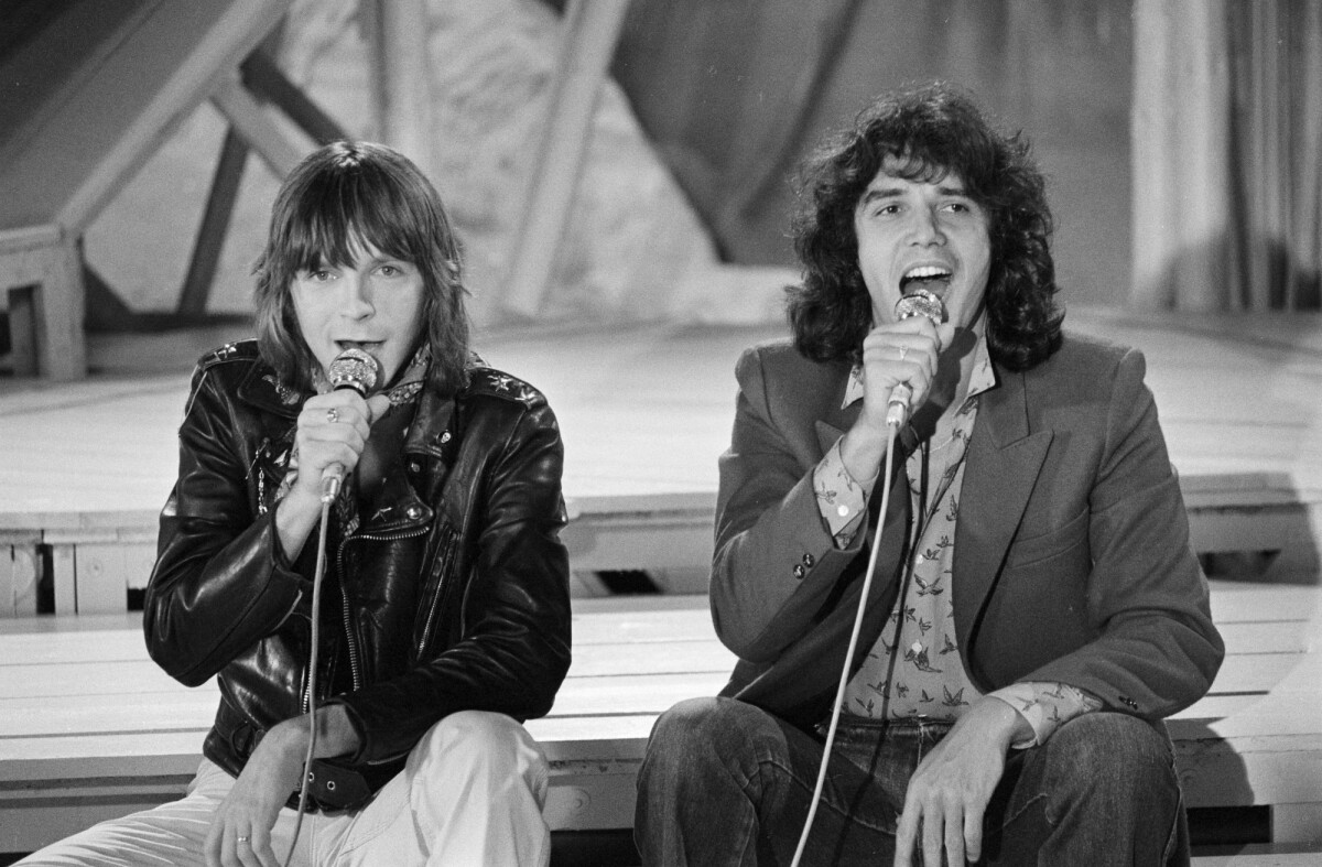 Photo : Dès les années 80, il arbore son look de loubard, ici avec ...