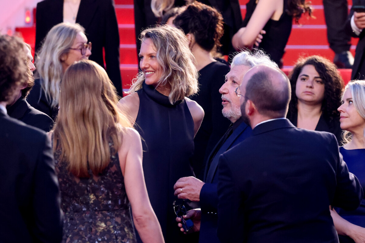 Photo : Tiara Comte et son mari Alain Chabat - Descente des marches du ...
