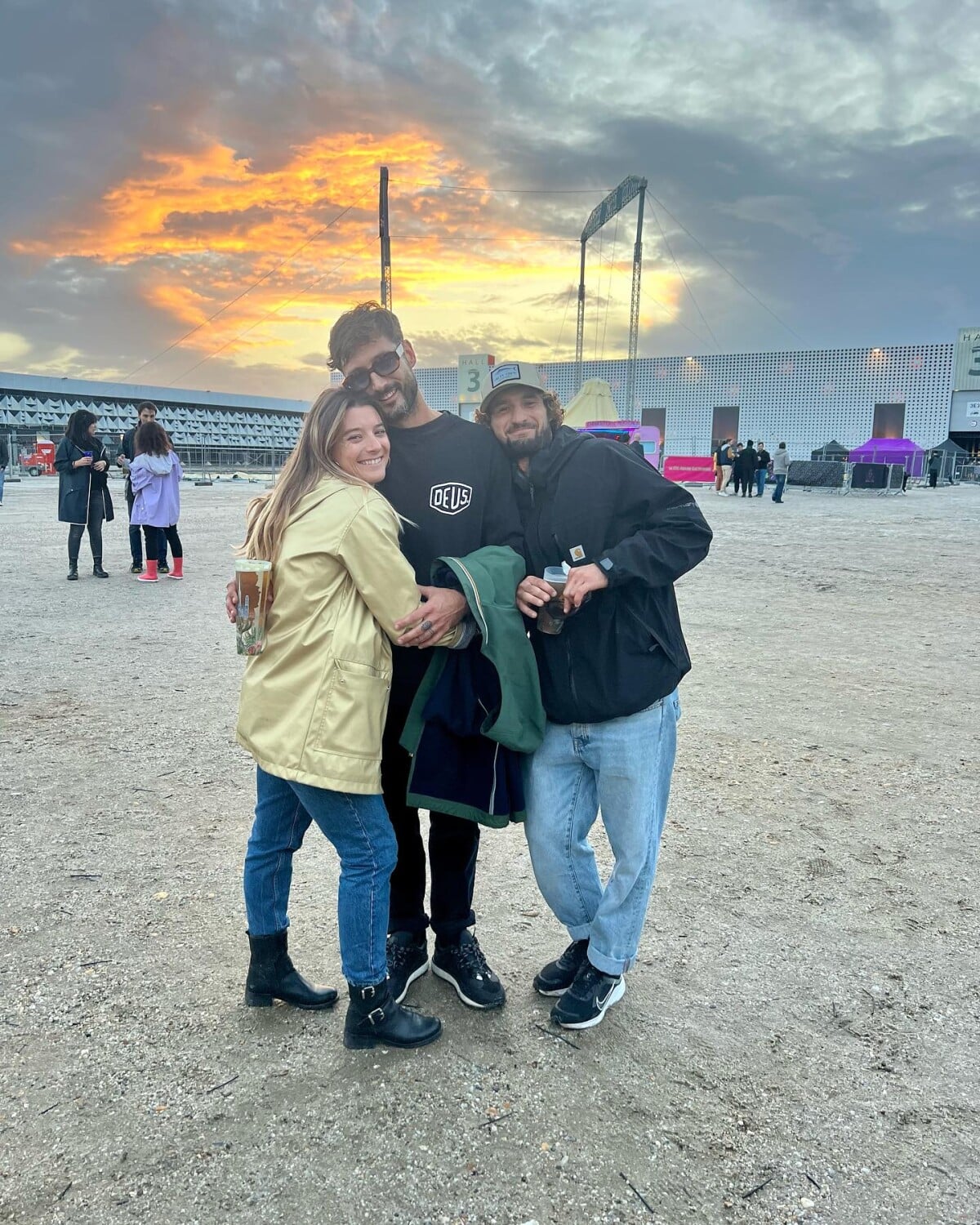 Photo : C'est avec son frère et sa soeur que le chanteur a profité de ...
