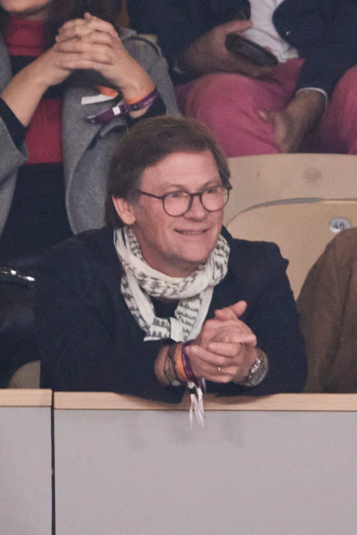 Photo : Laurent Romejko dans les tribunes des Internationaux de France ...