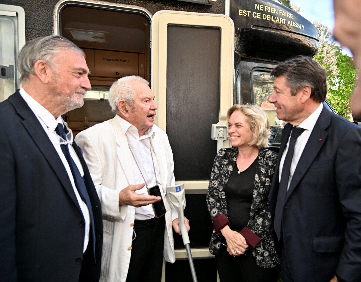 Photo : Robert Roux, l'adjoint au maire de la ville de Nice, délégué à ...