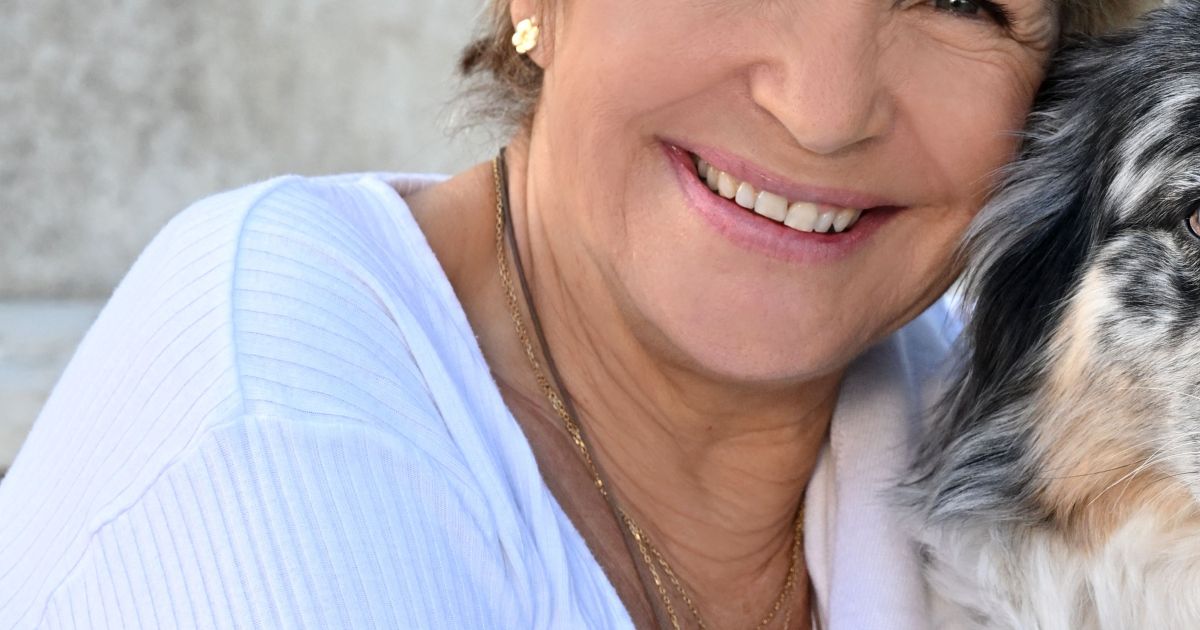Christian Vadim et sa belle Nadège : caresses sur la cuisse, regards ...