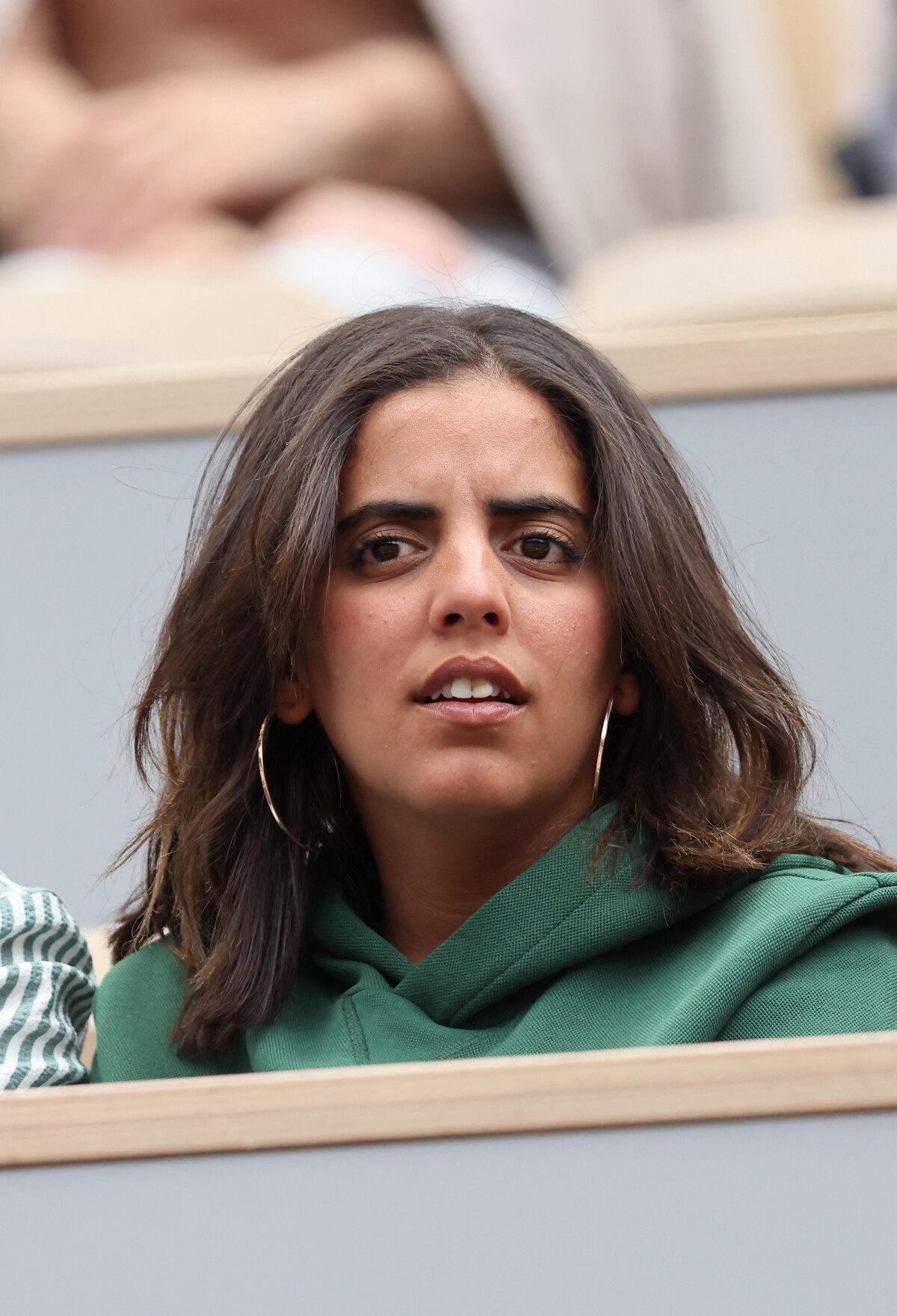Photo : Inès Reg (Inès Reghioua) dans les tribunes des Internationaux ...