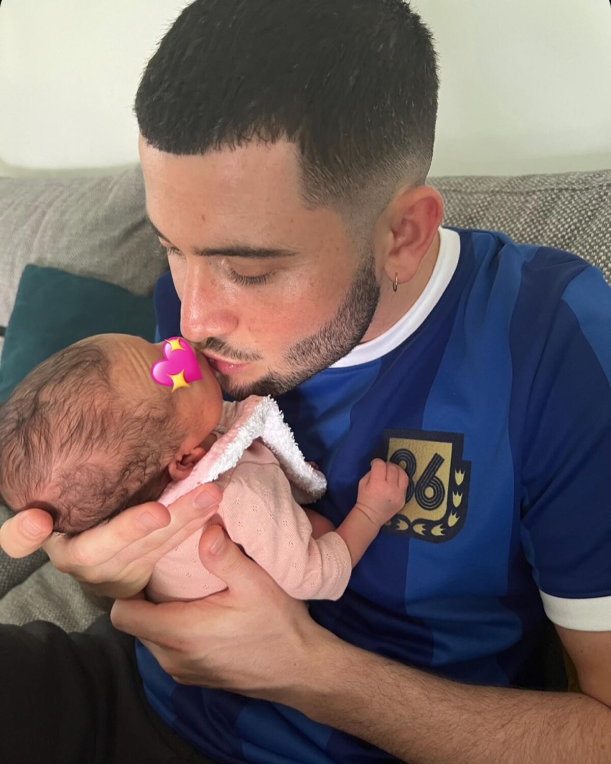 Photo : Thomas Grava, le compagnon de Clarisse Agbegnenou avec leru fille Athéna. - Purepeople