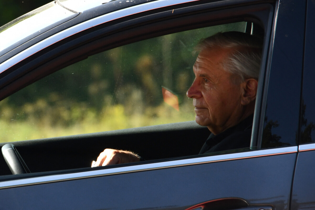 Photo : Arrivée de Monseigneur Di Falco (Jean-Michel di Falco) , qui va ...