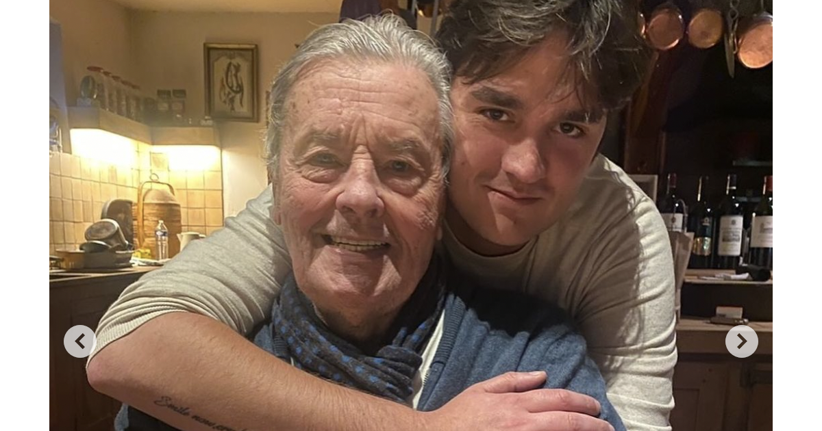 Une récente photo d'Alain Delon partagée par son fils Alain-Fabien ...
