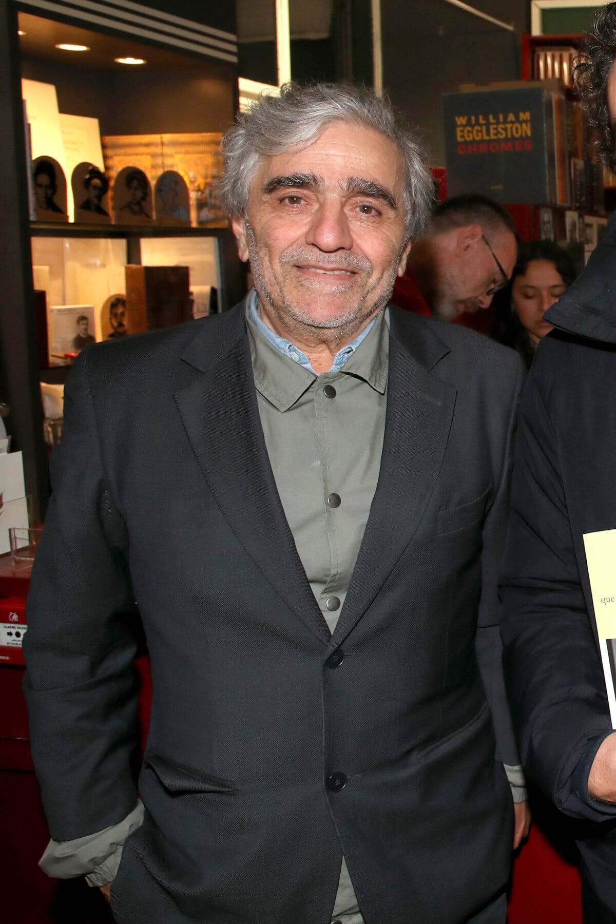 Photo : Ronald Chammah (réalisateur) lors d'une dédicace à la librairie ...