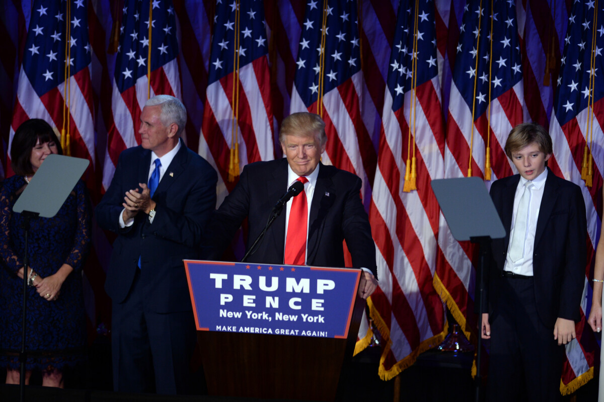 Photo : Donald Trump avec son fils Barron et Mike Pence lors de son ...