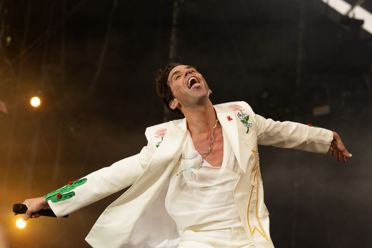 Photo : Mika en concert sur la scène du festival Solidays à Paris le 29 ...