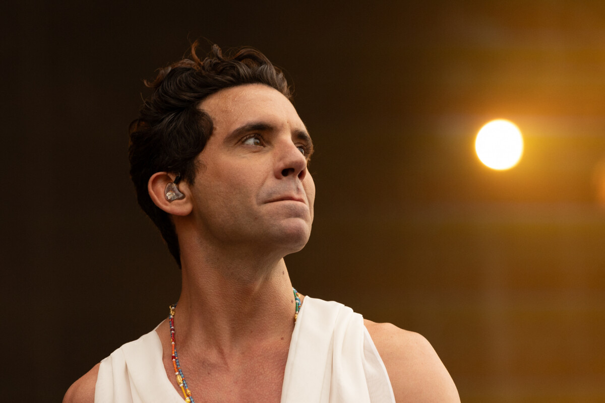 Photo : Mika en concert sur la scène du festival Solidays à Paris ...